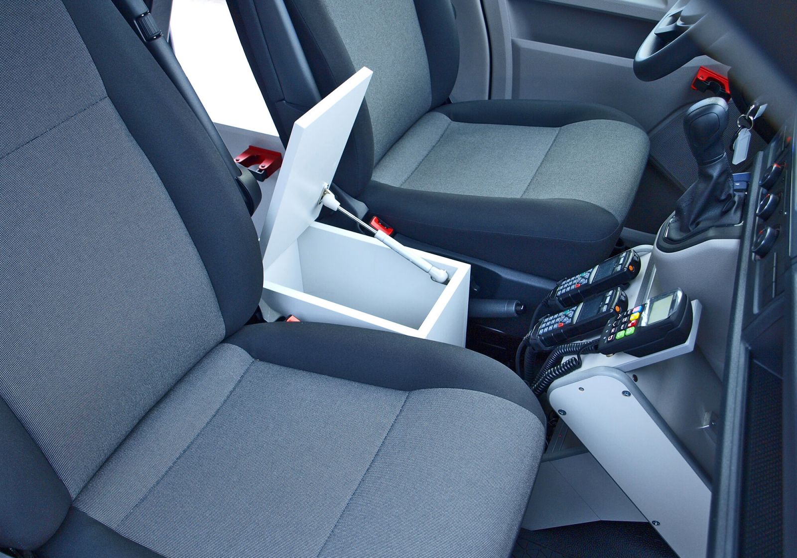 COMPOINT Fahrzeugbau - 30x USK Polizei Bayern